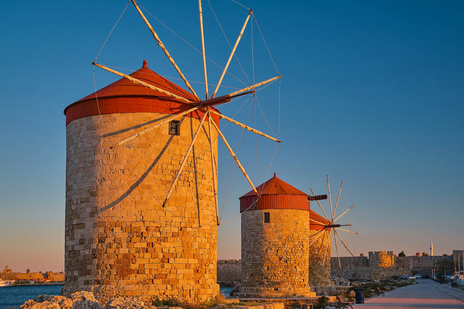 Kelionė į Rodą, White Palace Studios